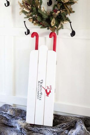 Quick & Easy DIY Sled for Christmas - Southern Revivals